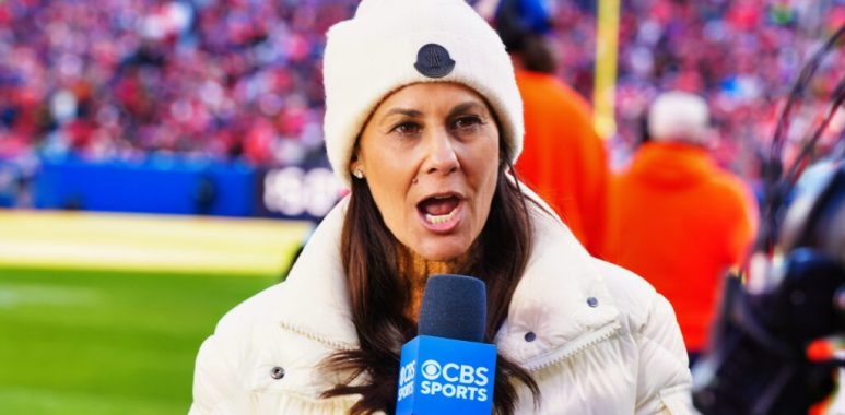 CBS Sideline Reporter Tracy Wolfson Reveals “Crazy” Wearther Forecast ...