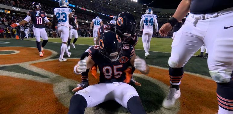 Bears' Caleb Williams finds Kyle Monangai to complete 2-Point ...